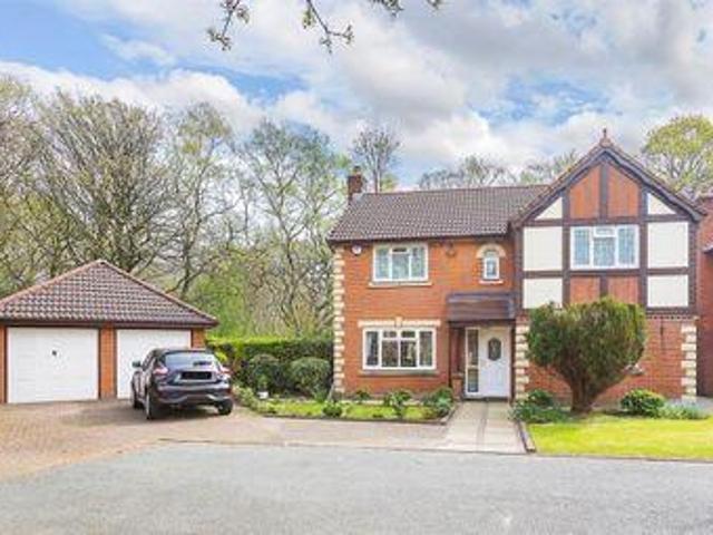 4 Bedrooms Detached house for sale in Alfred Avenue, Worsley, Manchester M28