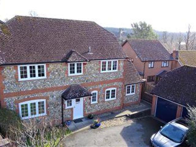 4 Bedrooms Detached house for sale in Allyington Way, Worth, Crawley RH10