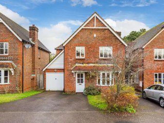 4 Bedrooms Detached house for sale in Amberley Close, Storrington, Pulborough RH20