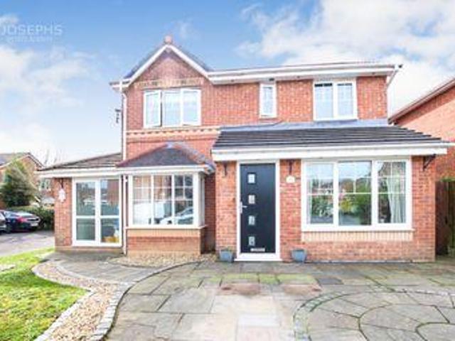 4 Bedrooms Detached house for sale in Ancroft Drive, Hindley WN2