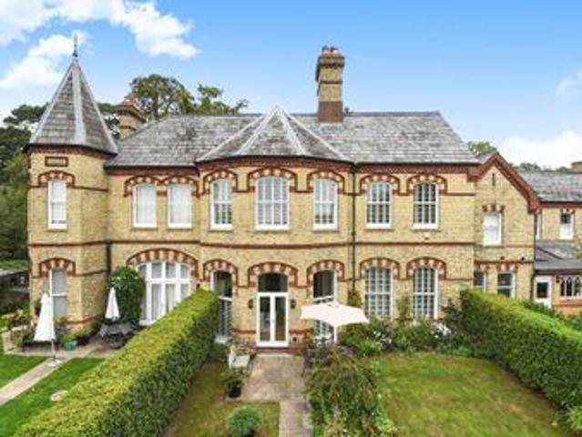 4 Bedrooms Detached house for sale in Anscombe Woods Crescent, Haywards Heath RH16