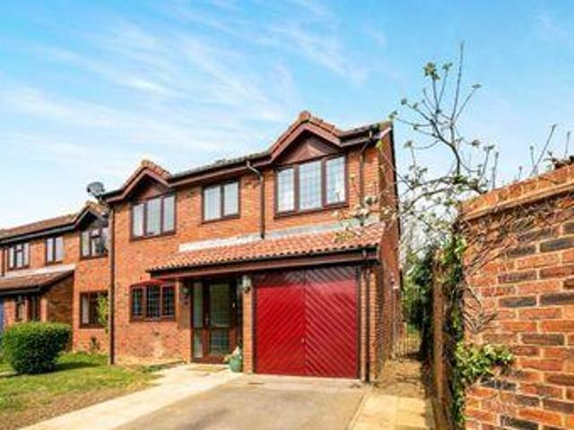 4 Bedrooms Detached house for sale in Applecroft, Lower Stondon, Henlow, Bedfordshire SG16