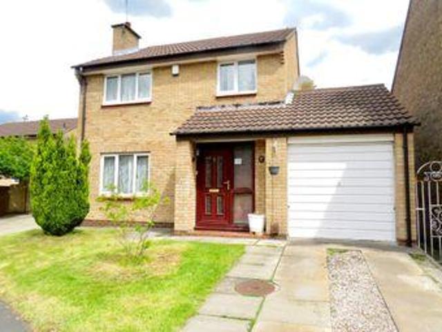 4 Bedrooms Detached house for sale in Aspen Mount, Leeds LS16