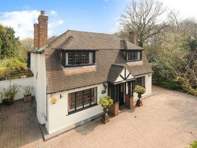 4 Bedrooms Detached house for sale in Bullwood Road, Hockley SS5