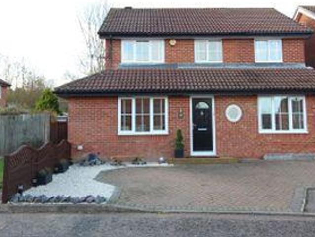 4 Bedrooms Detached house for sale in Burgess Gardens, Newport Pagnell MK16