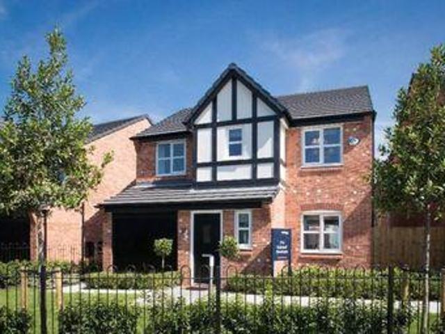 4 Bedrooms Detached house for sale in Bury & Bolton Road, Bury M26