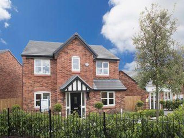 4 Bedrooms Detached house for sale in Bury & Bolton Road, Bury M26