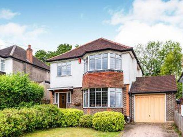 4 Bedrooms Detached house for sale in Byron Avenue, Coulsdon CR5
