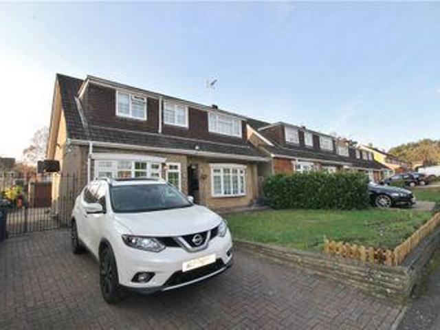 4 Bedrooms Detached house for sale in Badger Drive, Lightwater, Surrey GU18