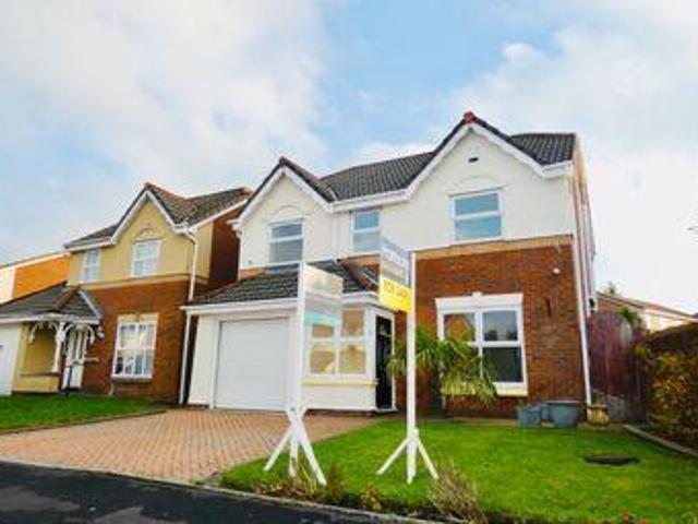4 Bedrooms Detached house for sale in Balmore Close, Bolton BL3