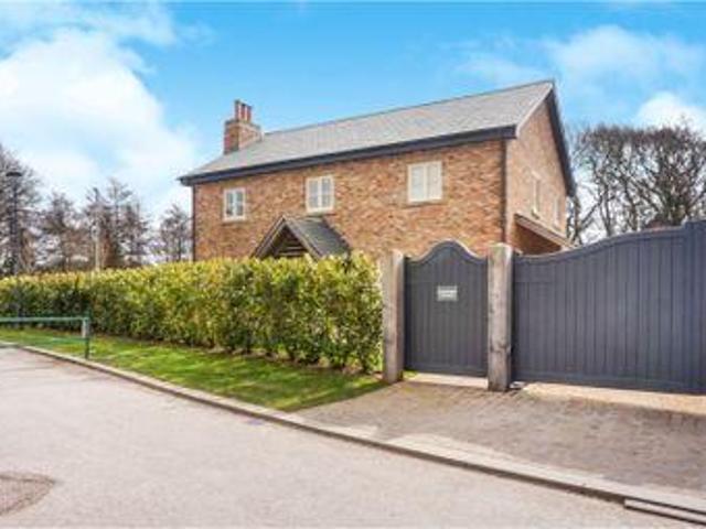 4 Bedrooms Detached house for sale in Ballam Oaks, Lytham St. Annes FY8