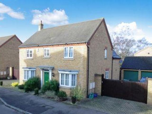 4 Bedrooms Detached house for sale in Banks Drive, Sandy SG19