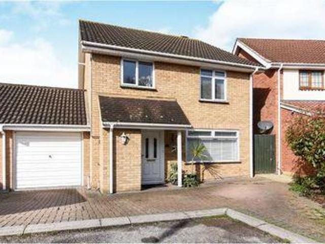 4 Bedrooms Detached house for sale in Basildon, Essex, United Kingdom SS15