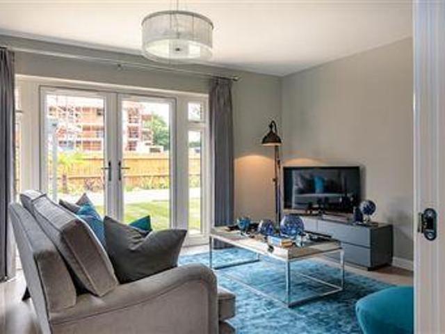 4 Bedrooms Detached house for sale in Barn Road, Longwick, Buckinghamshire HP27
