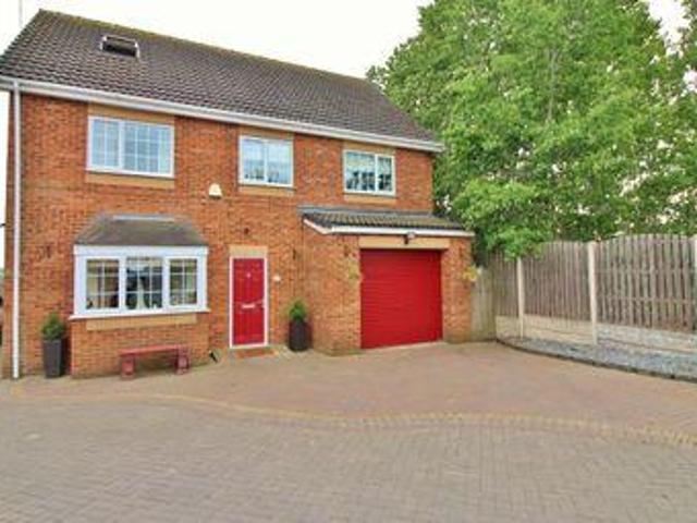 4 Bedrooms Detached house for sale in Barnburgh Court, Goldthorpe, Rotherham S63