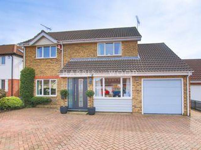 4 Bedrooms Detached house for sale in Barncroft Close, Highwoods, Colchester CO4