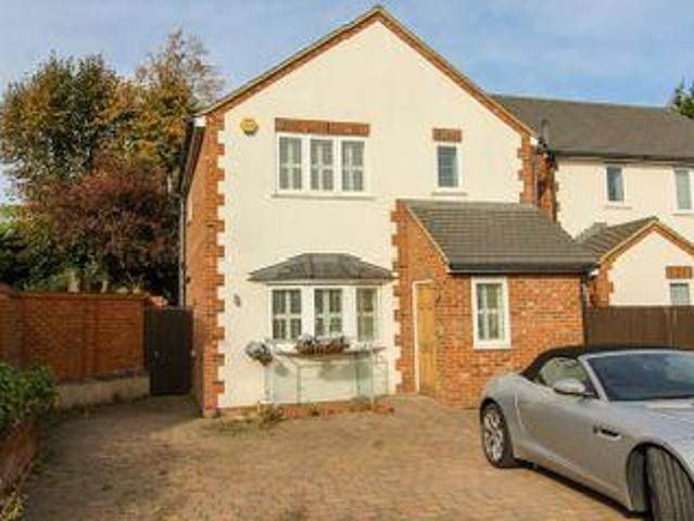4 Bedrooms Detached house for sale in Barnet Road, Arkley, Barnet EN5