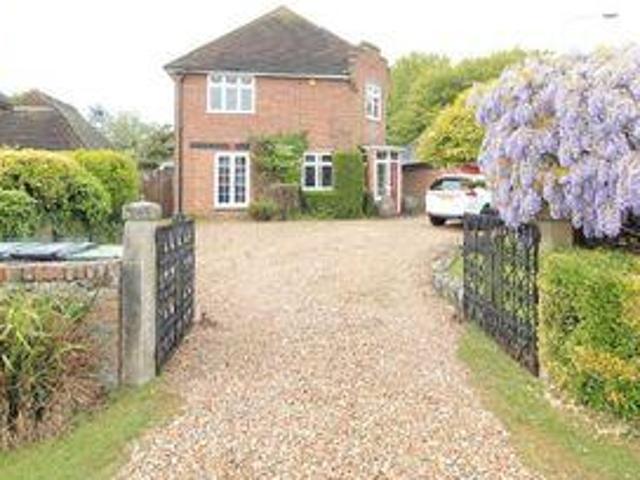 4 Bedrooms Detached house for sale in Barnhorn Road, Bexhill On Sea, East Sussex TN39
