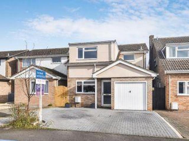 4 Bedrooms Detached house for sale in Barry Avenue, Bicester OX26