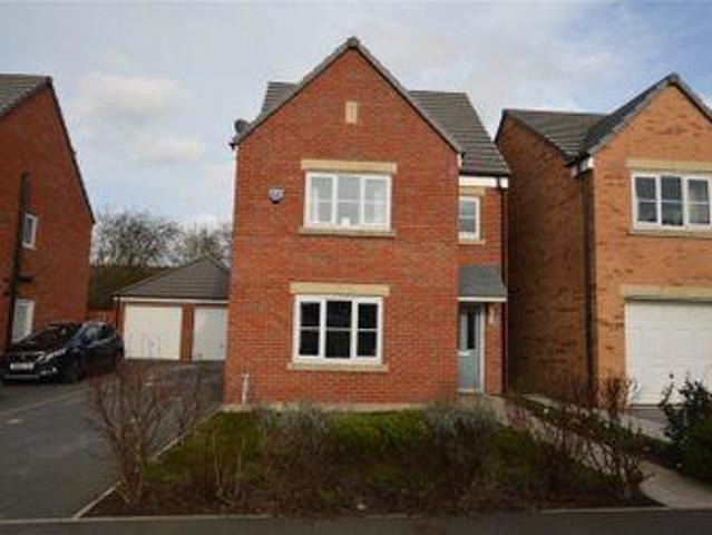 4 Bedrooms Detached house for sale in Barrowby Close, Garforth, Leeds, West Yorkshire LS25