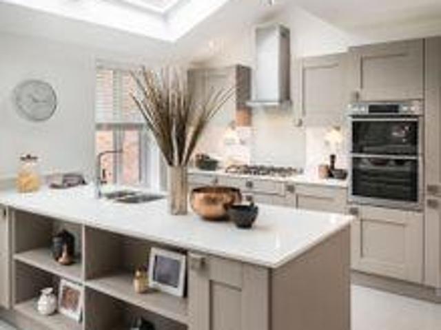 4 Bedrooms Detached house for sale in Barton Lane, Eccles M30