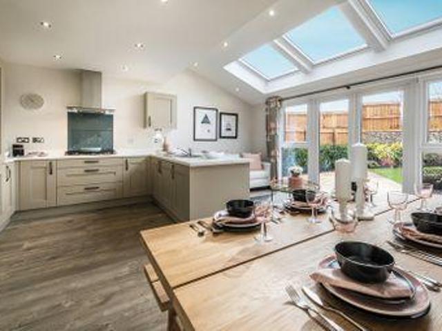 4 Bedrooms Detached house for sale in Barton Lane, Eccles M30