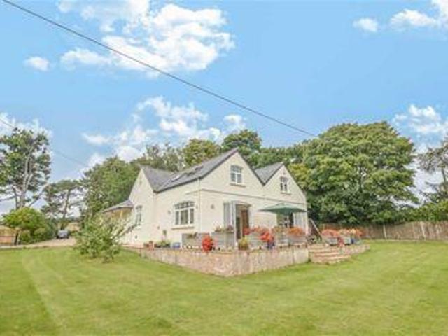 4 Bedrooms Detached house for sale in Barwick, Ware, Herts SG11