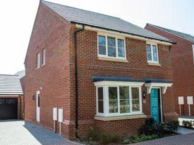 4 Bedrooms Detached house for sale in Beacon Road, Loughborough LE11