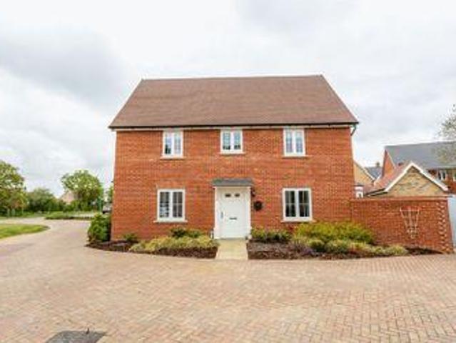 4 Bedrooms Detached house for sale in Beehive Lane, Clements Gate, Hockley SS5