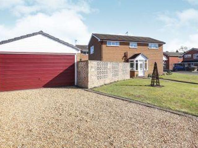 4 Bedrooms Detached house for sale in Bellencroft Gardens, Castlecroft, Wolverhampton WV3