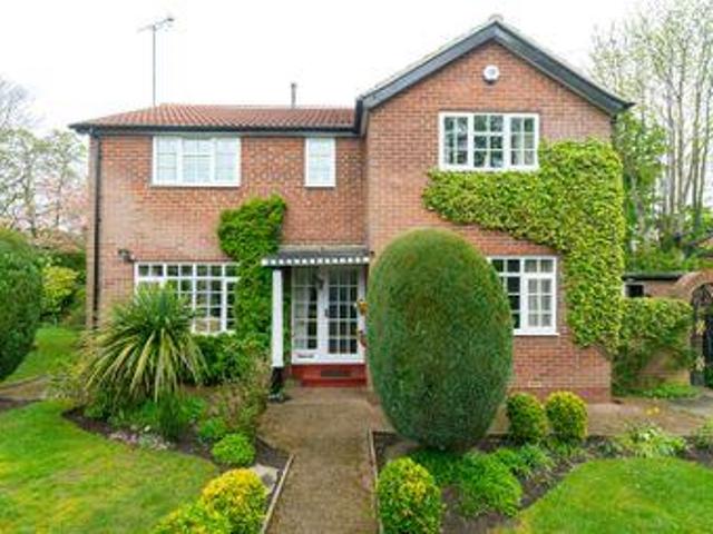 4 Bedrooms Detached house for sale in Belvedere View, Leeds, West Yorkshire LS17