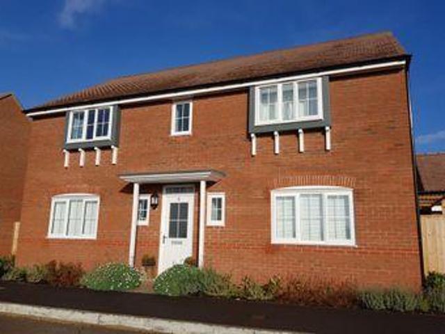 4 Bedrooms Detached house for sale in Beverley Road, Watchfield, Swindon SN6