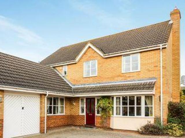 4 Bedrooms Detached house for sale in Bickerdikes Gardens, Sandy, Bedfordshire. SG19