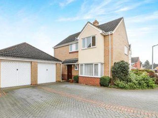 4 Bedrooms Detached house for sale in Bickerdikes Gardens, Sandy, Bedfordshire SG19