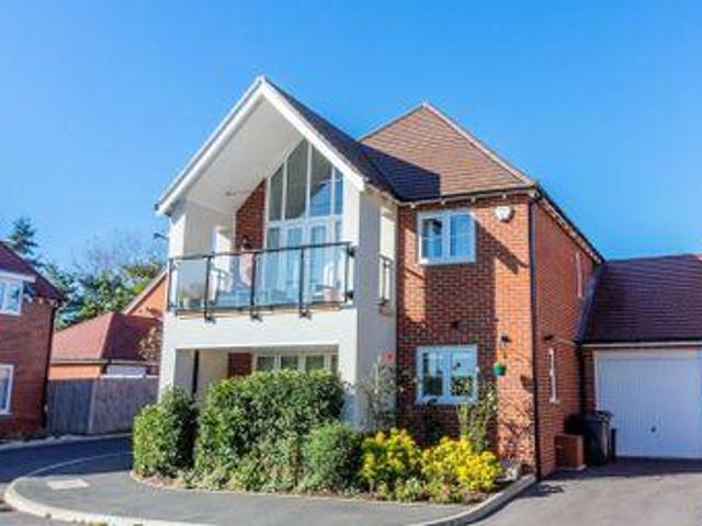 4 Bedrooms Detached house for sale in Bluebell Crescent, Woodley, Reading RG5