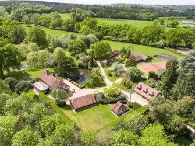 4 Bedrooms Detached house for sale in Brighton Road, Mannings Heath, Horsham, West Sussex RH13