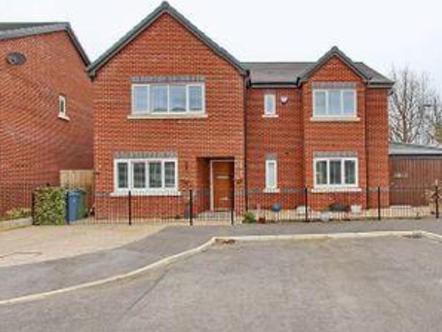 4 Bedrooms Detached house for sale in Brookmoor Road, Prestwich, Manchester M25