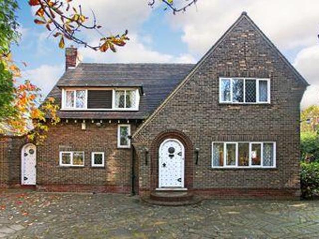 4 Bedrooms Detached house for sale in Broomhall Avenue, Wakefield WF1