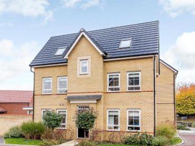 4 Bedrooms Detached house for sale in Broadhurst Place, Basildon SS14