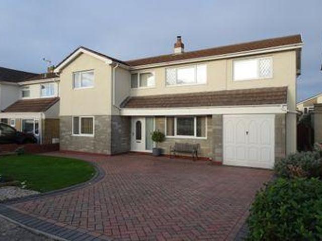 4 Bedrooms Detached house for sale in Curlew Road, Rest Bay, Porthcawl CF36
