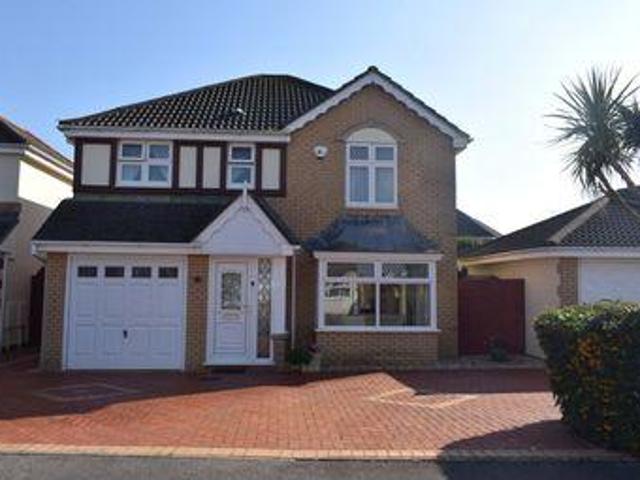 4 Bedrooms Detached house for sale in Cae Ganol, Nottage, Porthcawl CF36