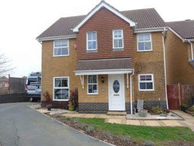 4 Bedrooms Detached house for sale in Cairngorm Close, Eastbourne BN23