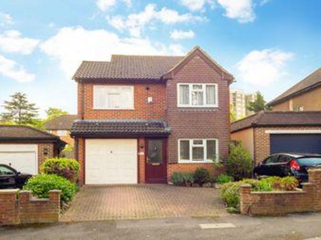 4 Bedrooms Detached house for sale in Camborne Road, Sutton SM2