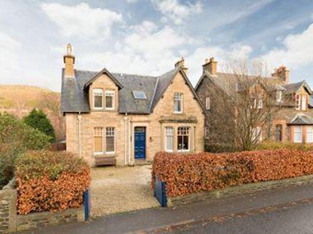 4 Bedrooms Detached house for sale in Carnethy, Springhill Road, Peebles EH45
