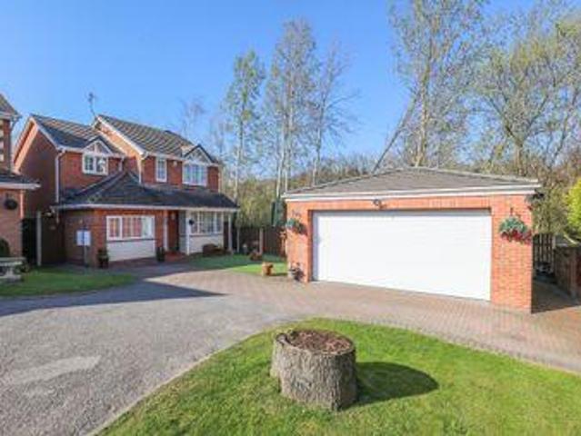 4 Bedrooms Detached house for sale in Cardwell Avenue, Woodhouse, Sheffield S13
