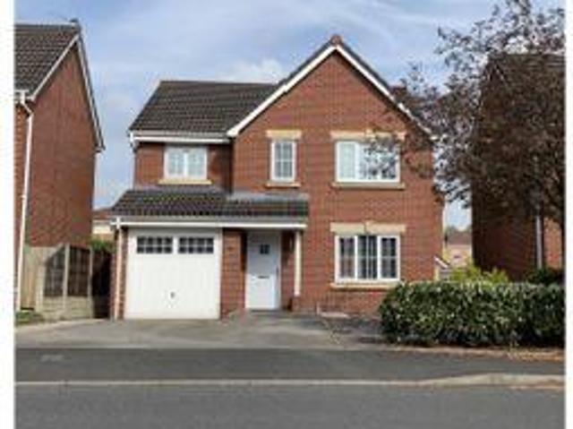 4 Bedrooms Detached house for sale in Carrfield, Hyde SK14