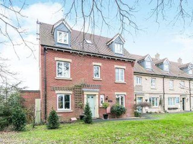 4 Bedrooms Detached house for sale in Cater Walk, Colchester CO4
