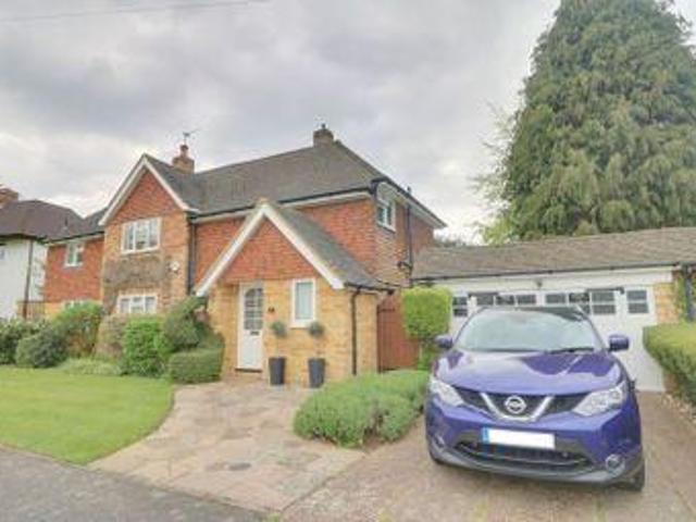 4 Bedrooms Detached house for sale in Cedar Walk, Kenley CR8
