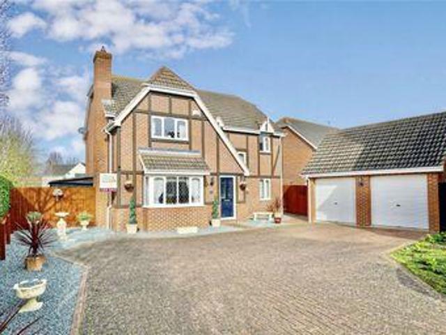 4 Bedrooms Detached house for sale in Chamberlain Way, St. Neots PE19