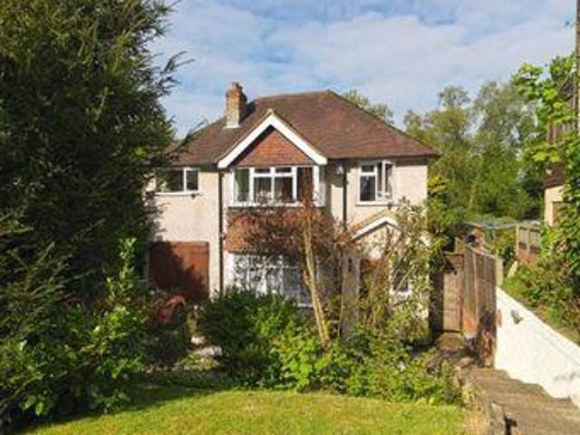 4 Bedrooms Detached house for sale in Chanctonbury Chase, Redhill, Surrey RH1